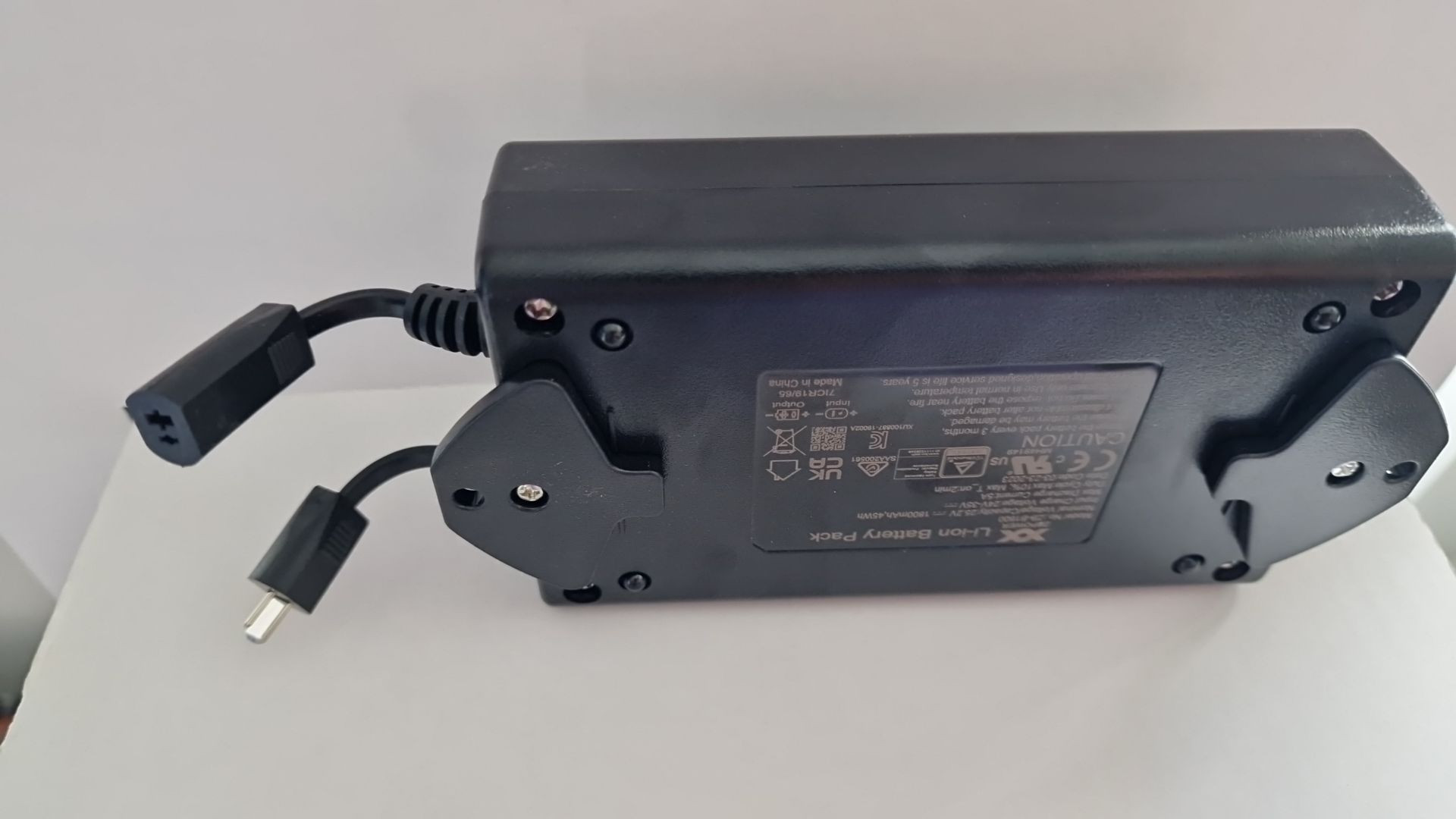 Batterie 1800 mh ZB-B1800 DIN HP ref3027